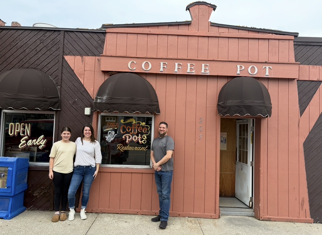 Coffee Pot perks on – The Barberton Gazette